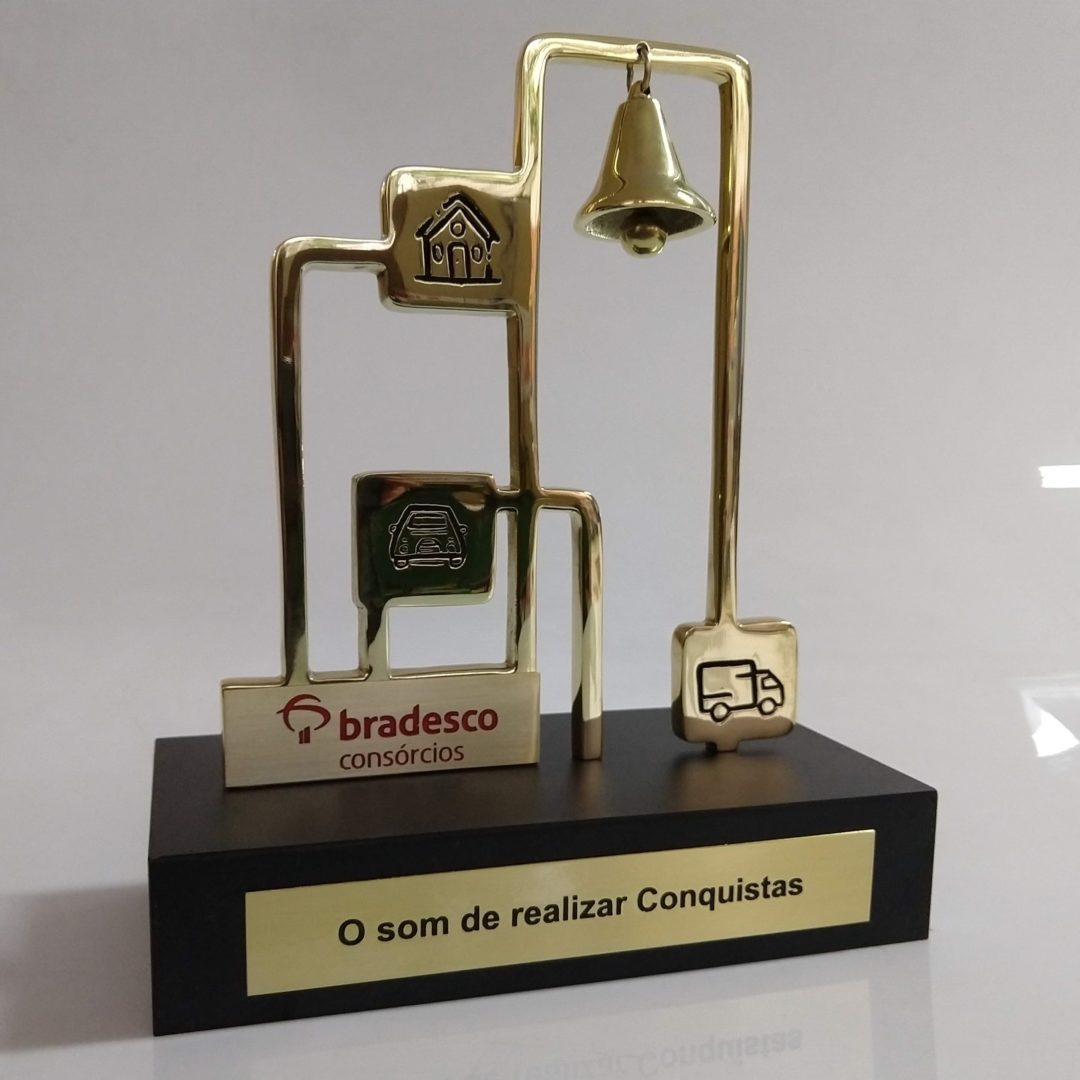 Desenvolvimento 2 • Stocco Troféus e Esculturas Desenvolvimento 2 • Stocco Troféus e Esculturas